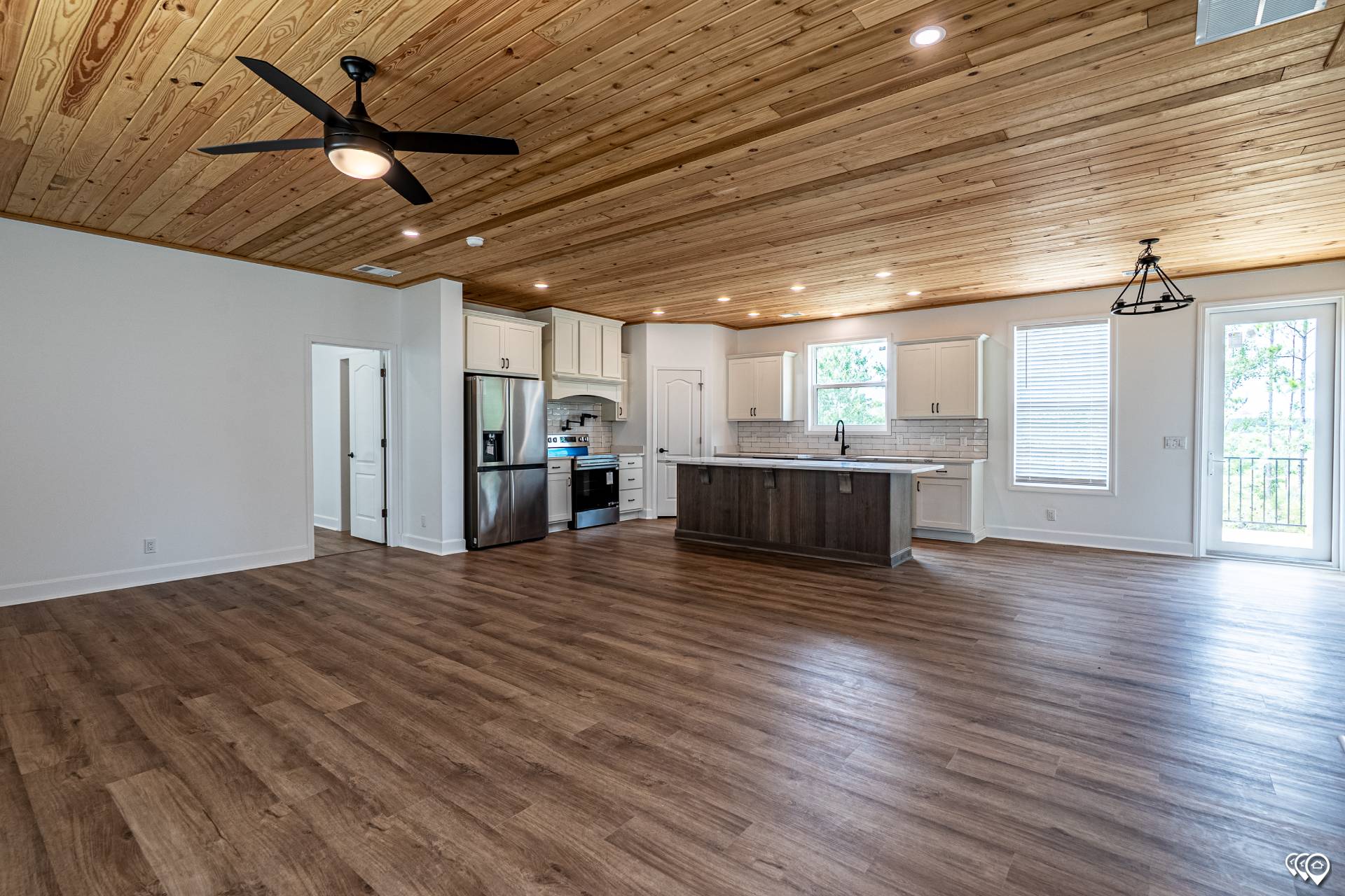 Classic Series DW Ace 1008-62-3-32 V2 - Grandan Homes